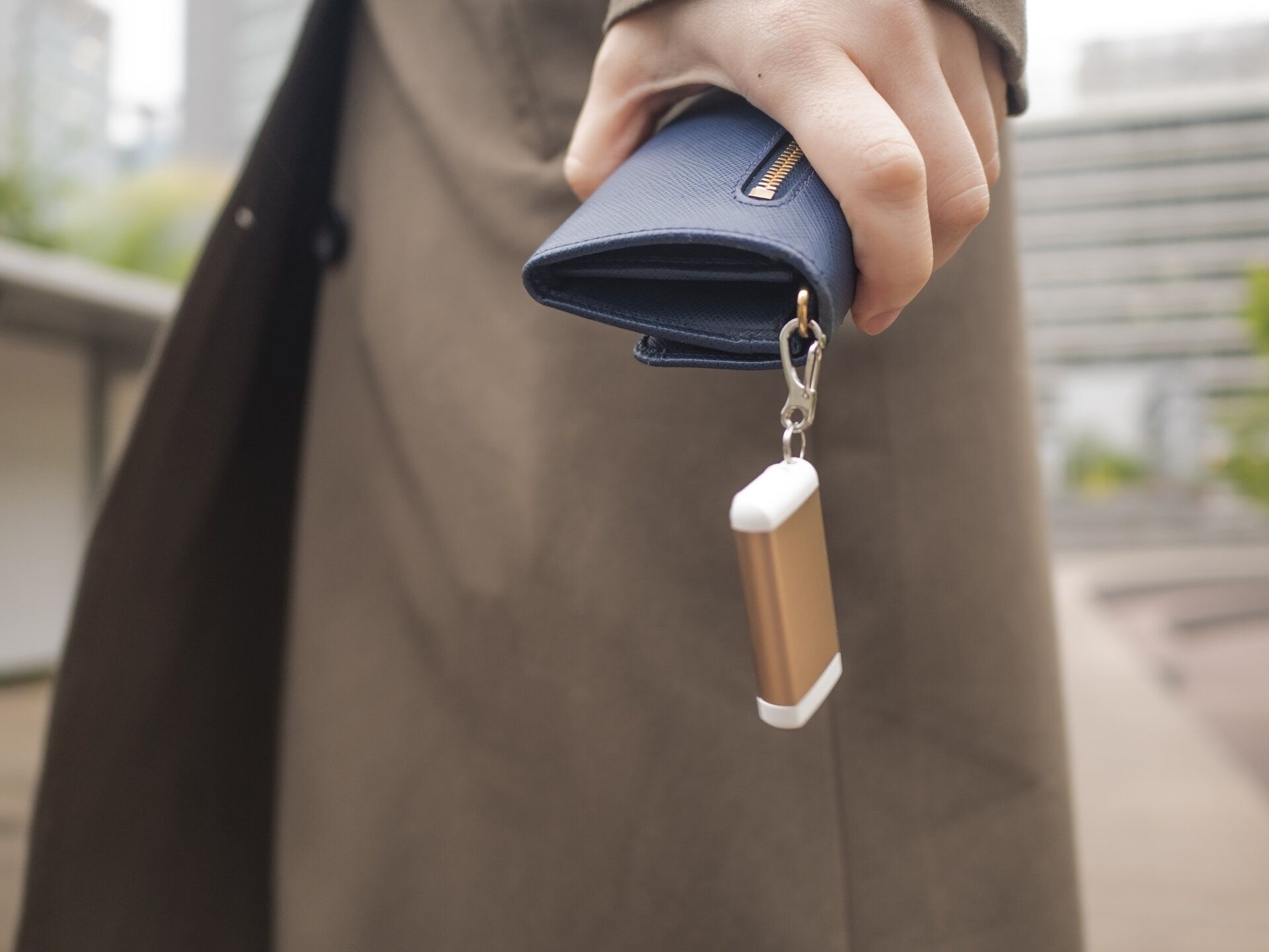 K6R Safety: Keychain lamp with shrill alarm