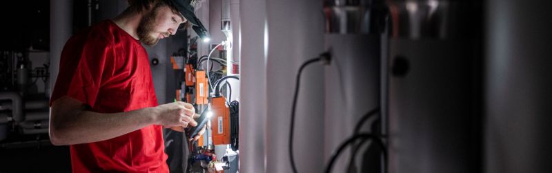 Flashlights & work lights for electricians