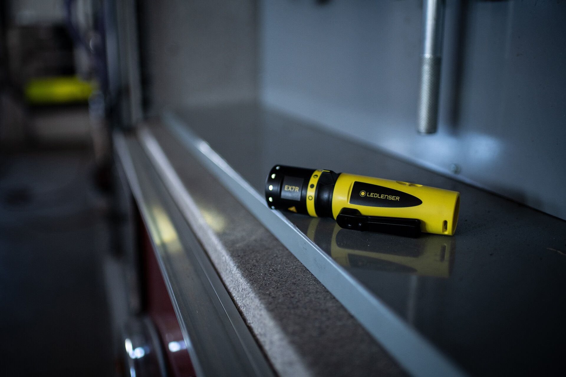 EX-protected rechargeable flashlight EX7R | Buy here